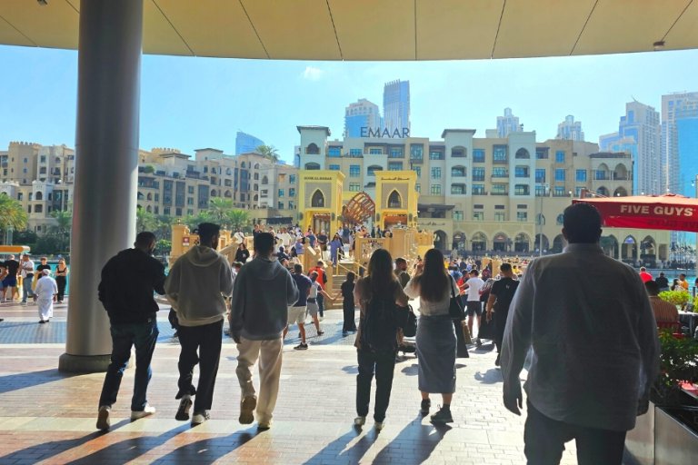 Dubai Mall Dress Code: The Rules Explained & What People in Dubai ...